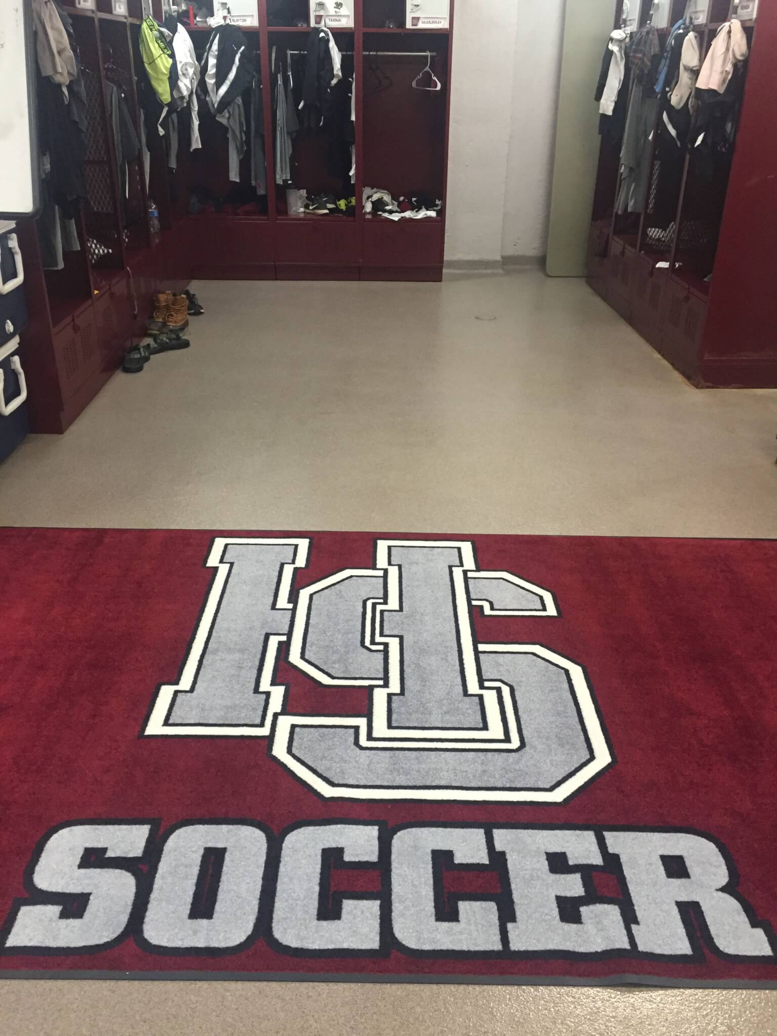 How to Easily Create a School Locker Room Logo Rug - Rug Rats